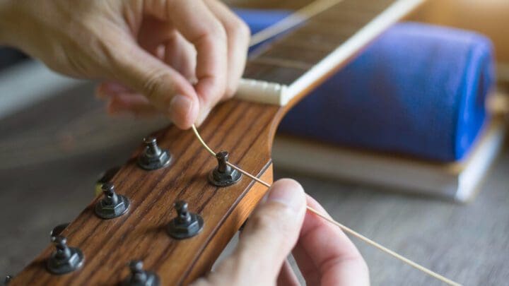 Acoustic Guitar Maintenance – Part 1 (the At-Home Version) | Klangio